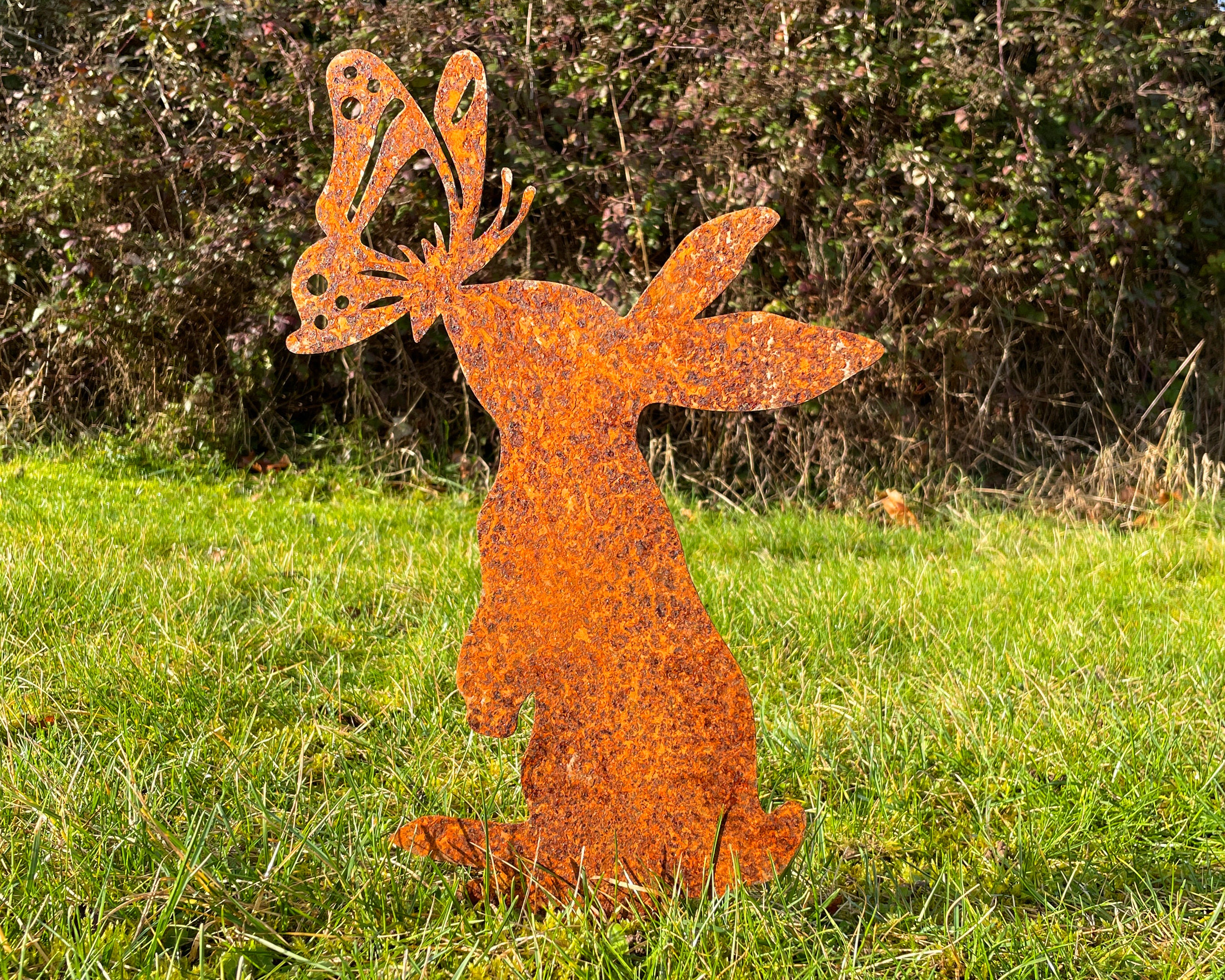 METAL RABBIT KISSING Butterfly, Metal Bunny, Rusty Metal Garden Art ...