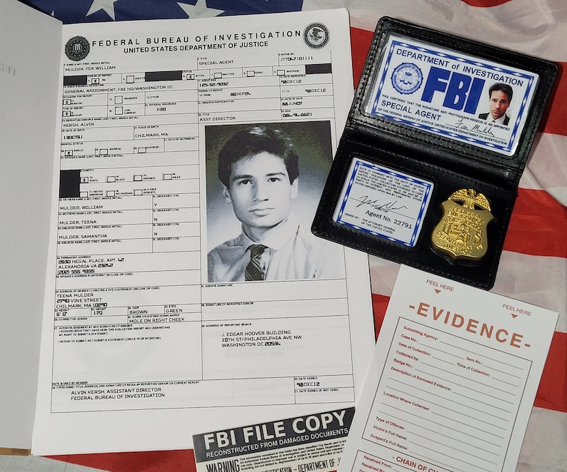 Fox Mulder Dossier Fbi Id Badge Wallet - Etsy