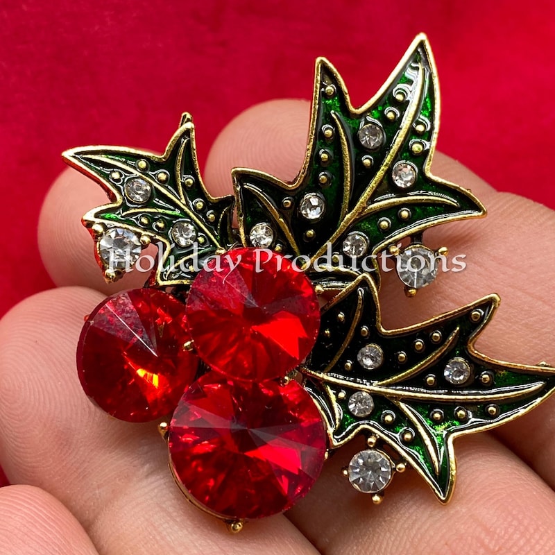 Holly Leaf Lapel Pin - Etsy
