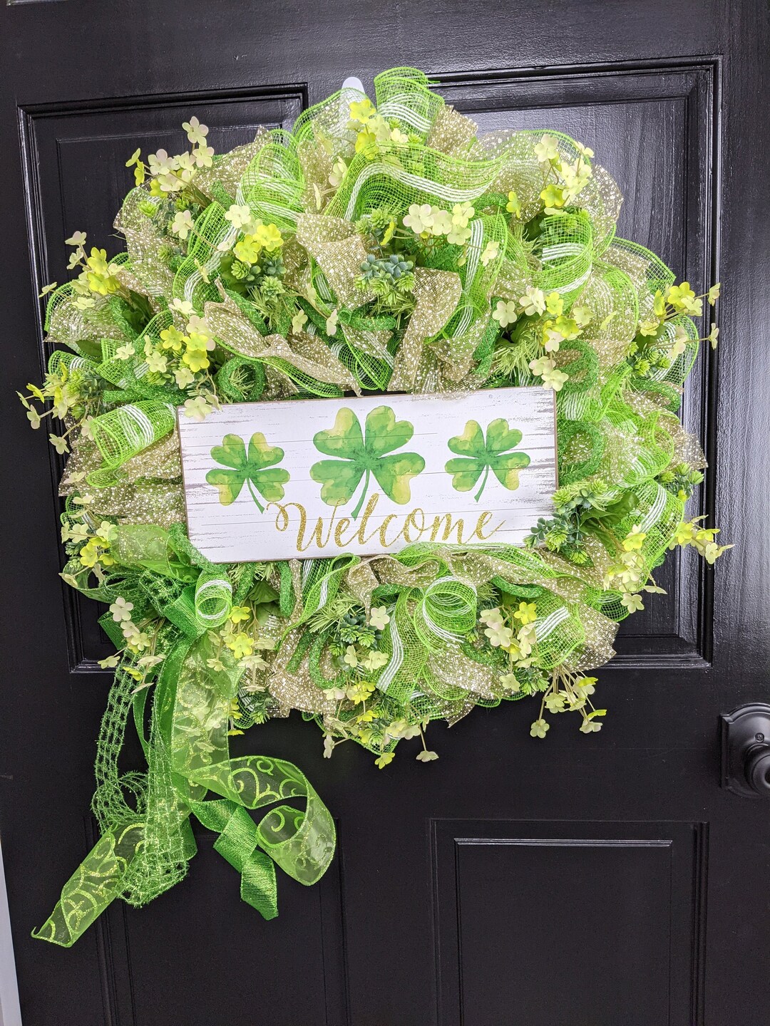 Shamrock Welcome Wreath: Green & Gold Deco Mesh, St. Patrick's Day ...
