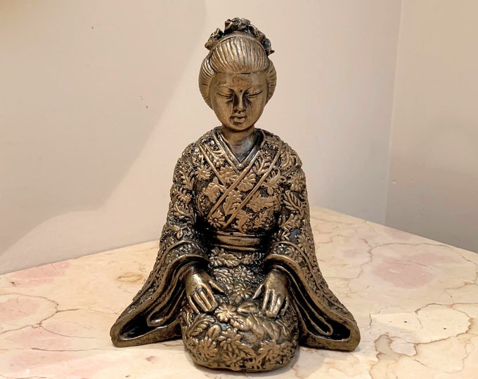 Geisha Girl, Geisha Statue, Japanese Kneeling Woman Figurine, 5.75 ...