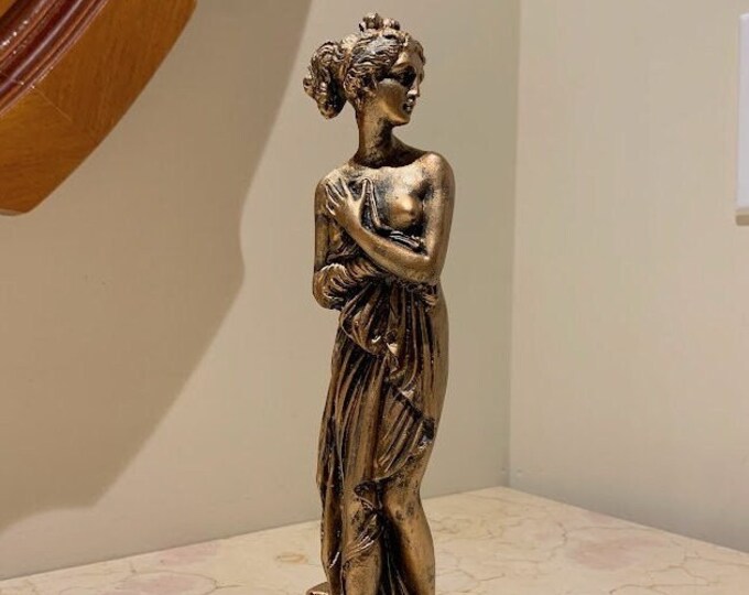 Venus Italica Statue, Nude Woman Figurine, 9.25" Tall, Small Venus ...