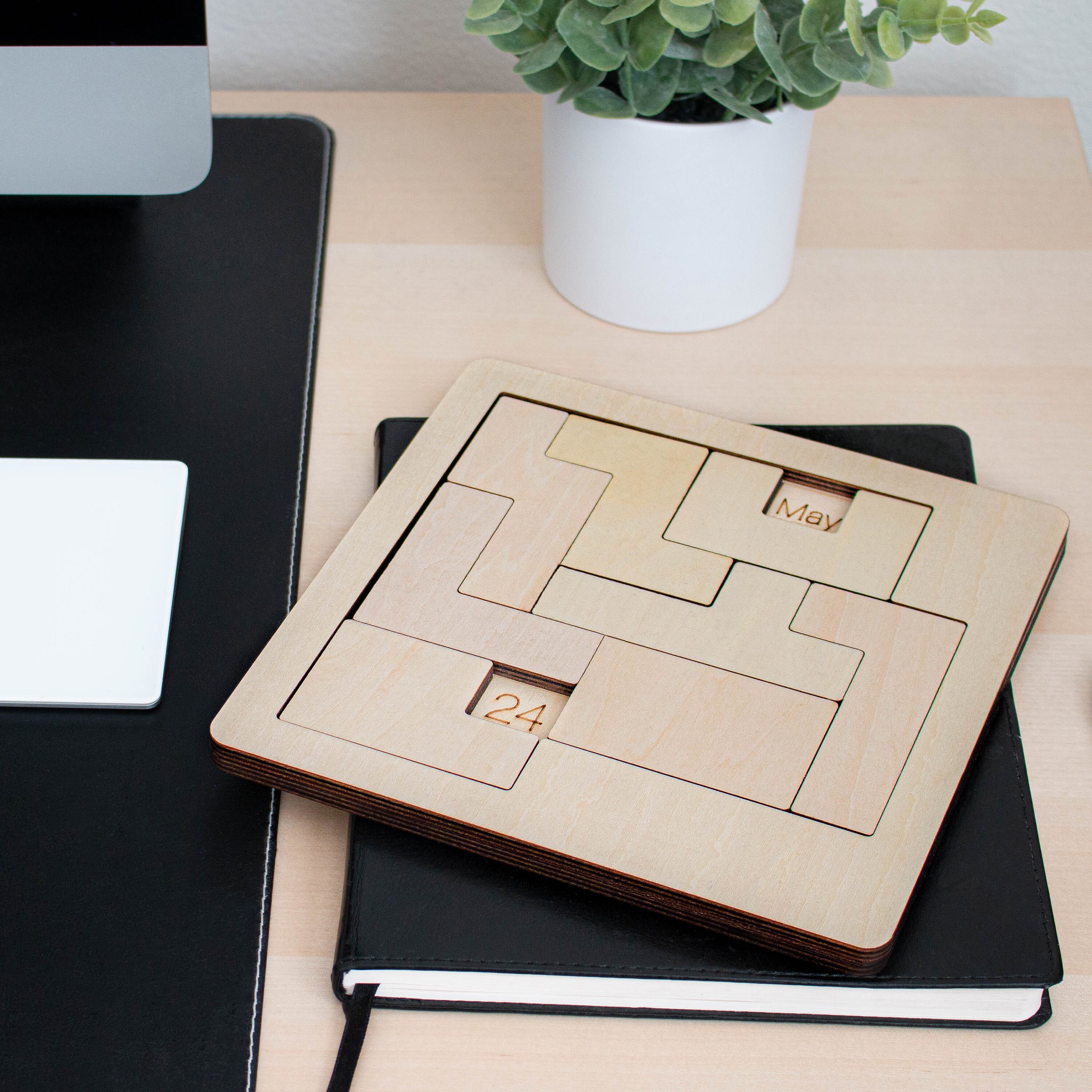 Large Daily Calendar Puzzle (solid Wood) for Coffee Tables, Family ...