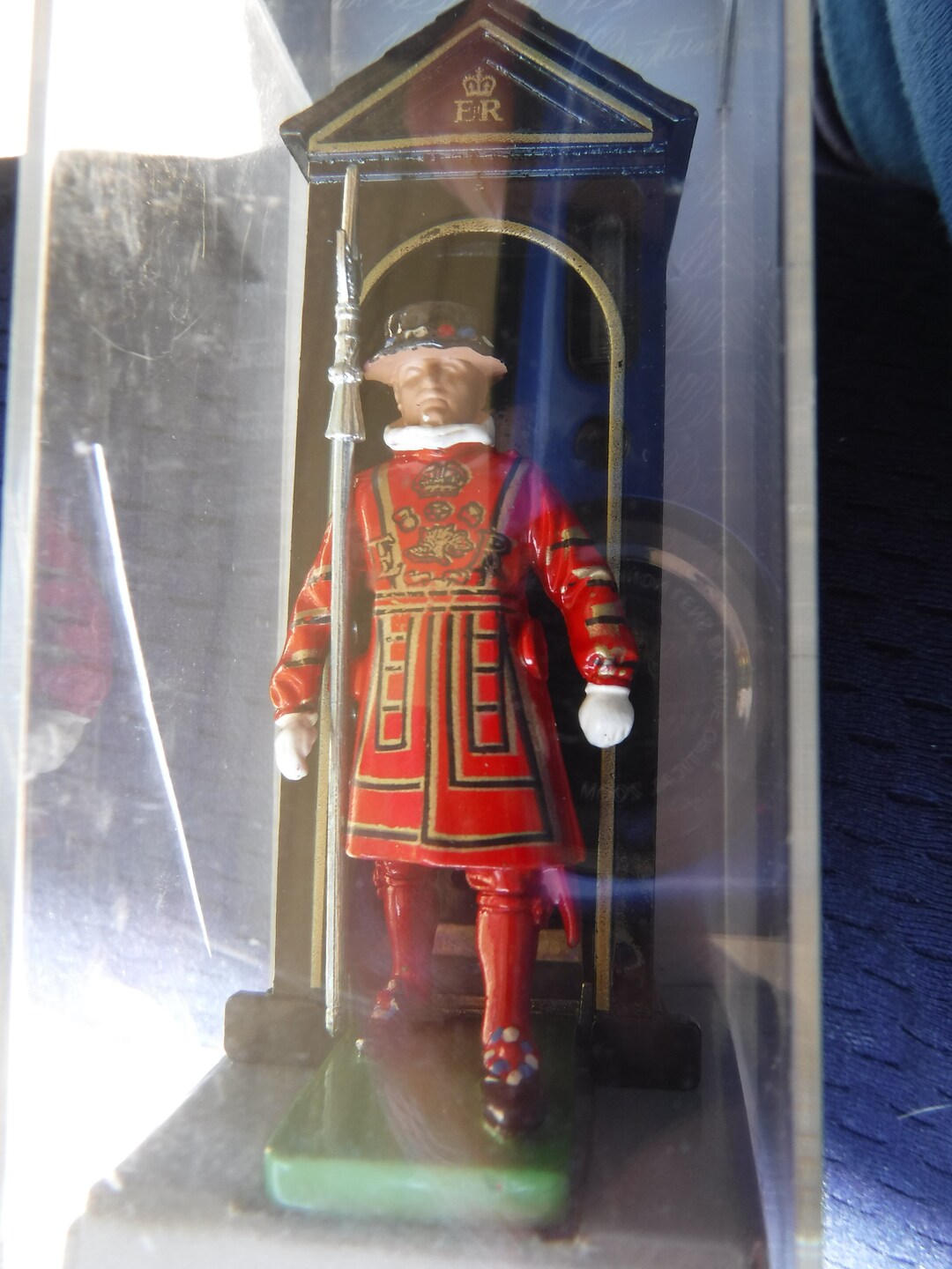 W. Britain Pageantry Heritage Collection Hand Painted Metal Beefeater ...