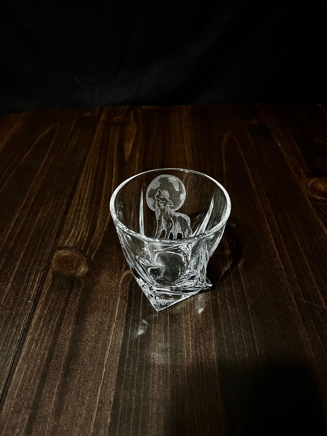 Wolf Howling at Moon Hand Engraved on a Crystal Twisted Glass. Unique ...