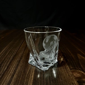 Wolf Howling at Moon Hand Engraved on a Crystal Twisted Glass. Unique ...