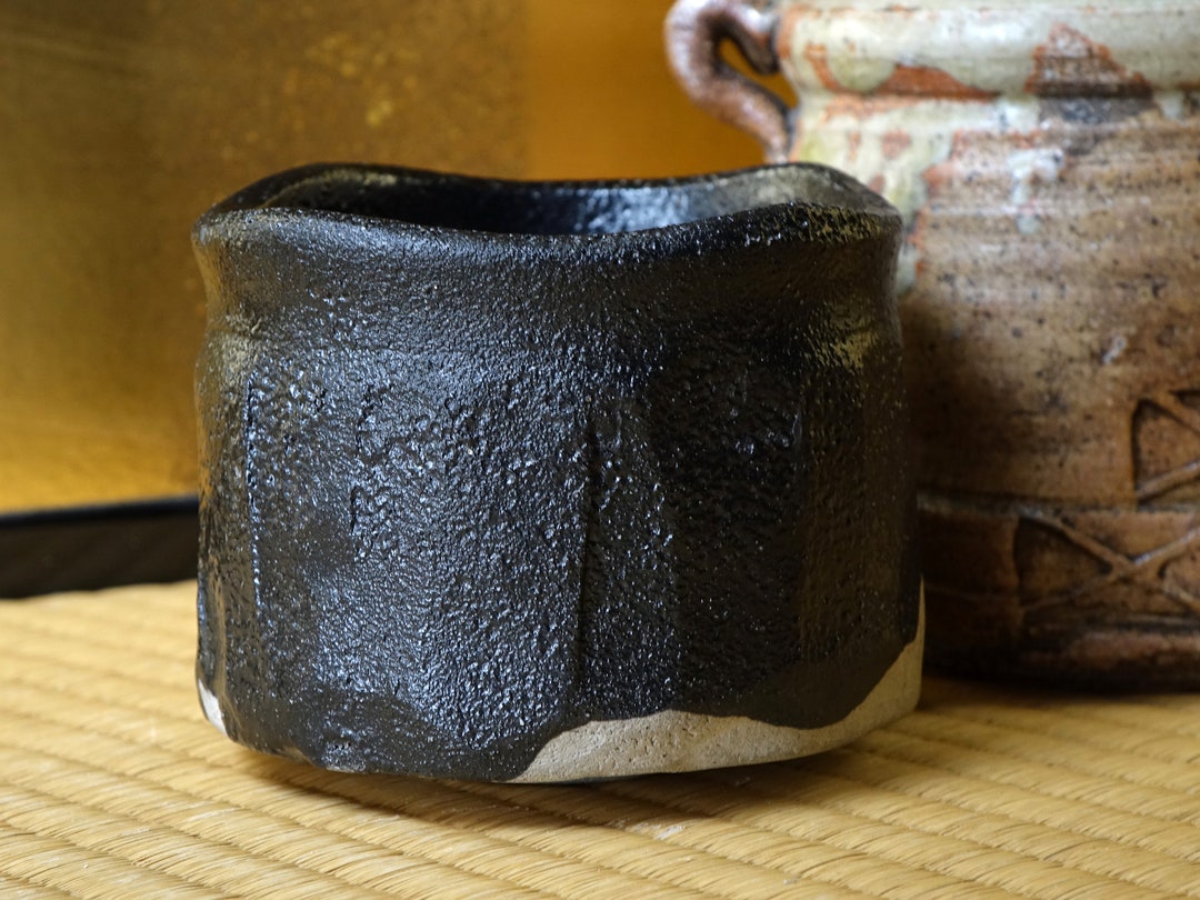 Seto Guro Chawan Made by Mino Veteran Dosho Yamazaki 山崎道正 (b. 1941) - Etsy