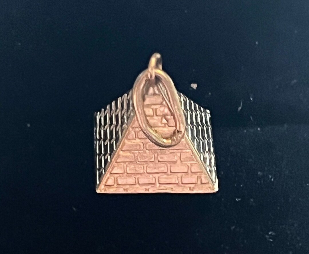 Gorgeous Little Vintage 9ct Gold Pyramid Charm / Pendant. - Etsy