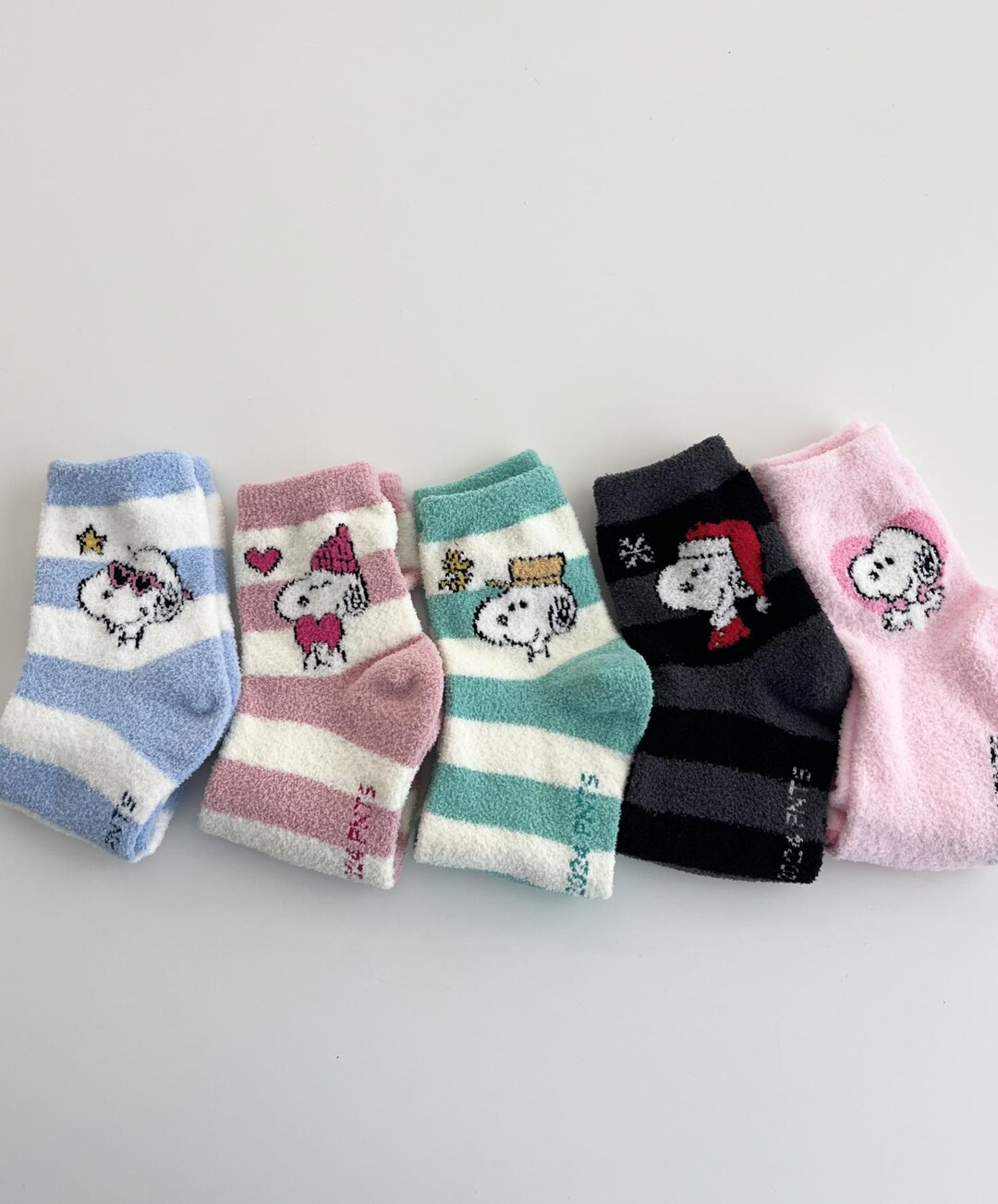 5 Pairs Snoopy Fuzzy Socks / Peanuts Socks / Warm Soft Fleece Socks ...
