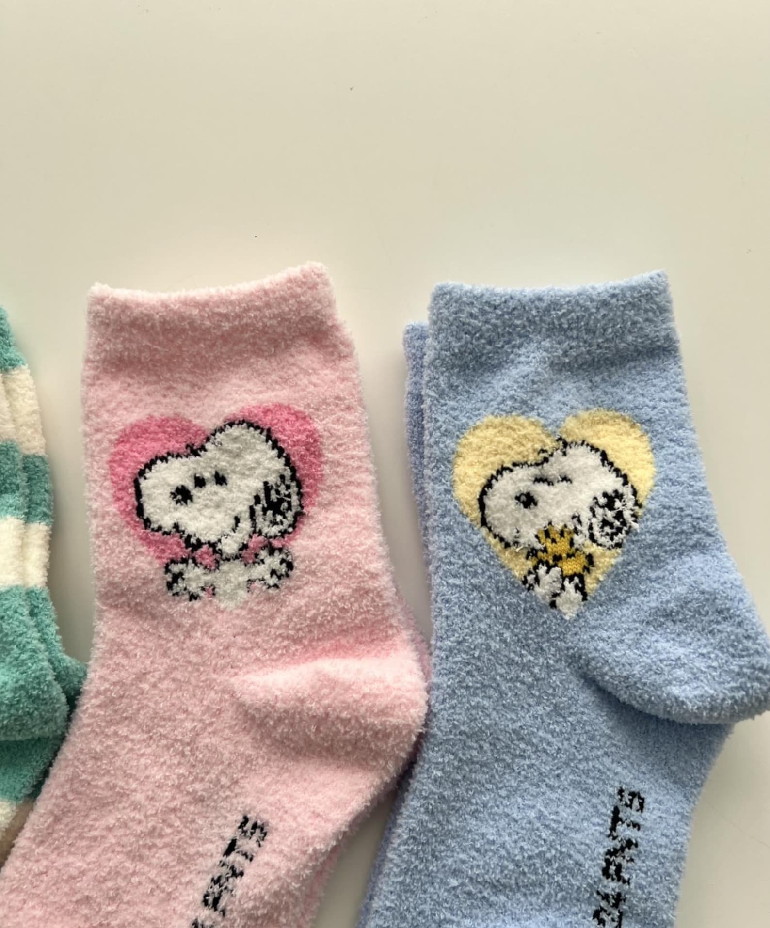 5 Pairs Snoopy Fuzzy Socks / Peanuts Socks / Warm Soft Fleece Socks ...