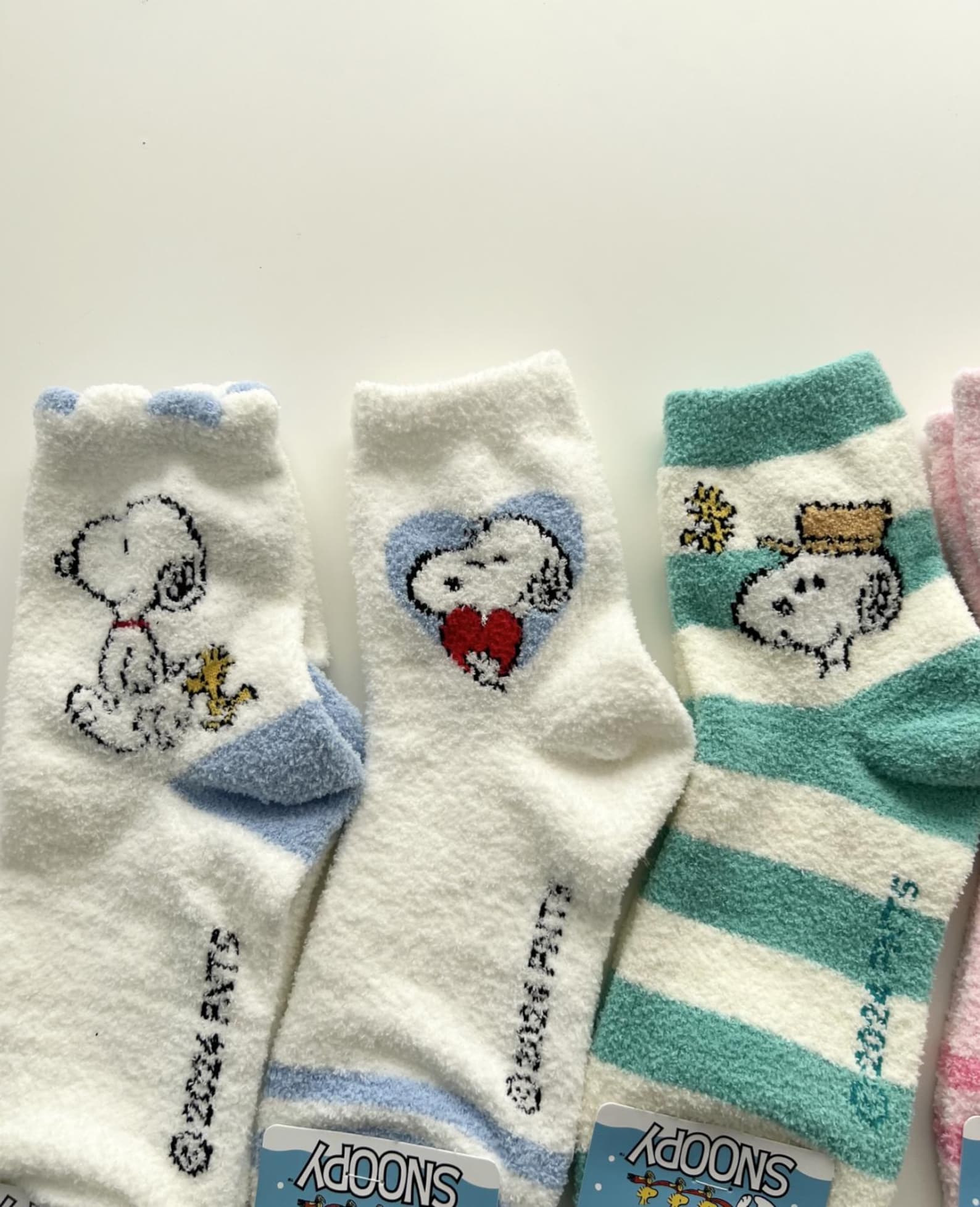5 Pairs Snoopy Fuzzy Socks / Peanuts Socks / Warm Soft Fleece Socks ...