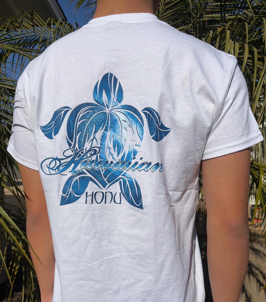 White Blue Hawaiian Design Honu Turtle Island Graphic Tee Men Women T ...