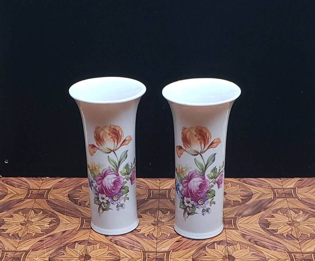 Kahla German Democratic Republic Pair of 1950s Era Vases Excellent Condition Vintage Vases ...
