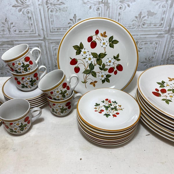 Strawberry Dinnerware - Etsy