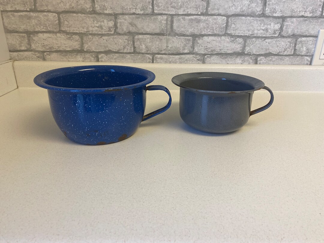 Vintage Set of 2 Enamelware Chamber Pots, Blue Speckled, Gray Mottled ...