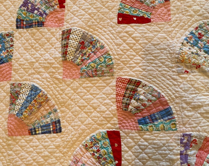 Vintage Quilt, Fan Pattern, 1930s Feedsack Fabrics, Pastels, Pink ...