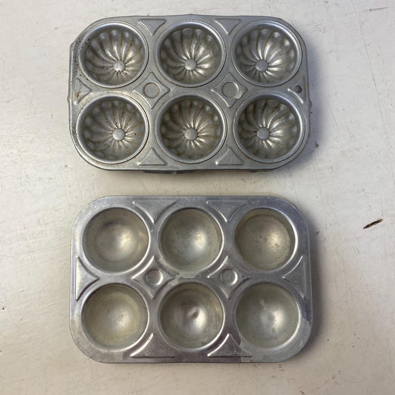 2 Muffin Tins - Etsy