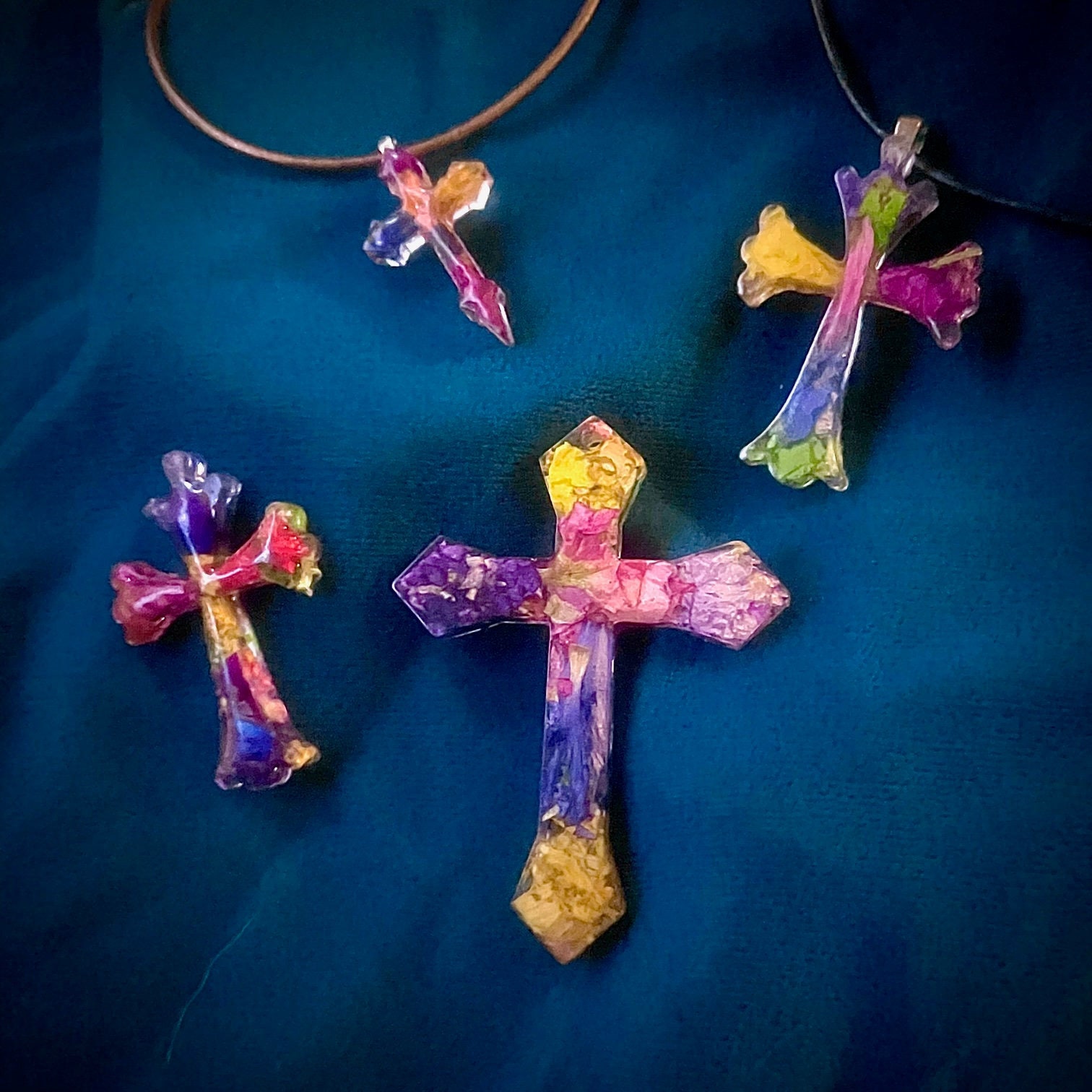 Flower Petal Resin Crosses - Etsy
