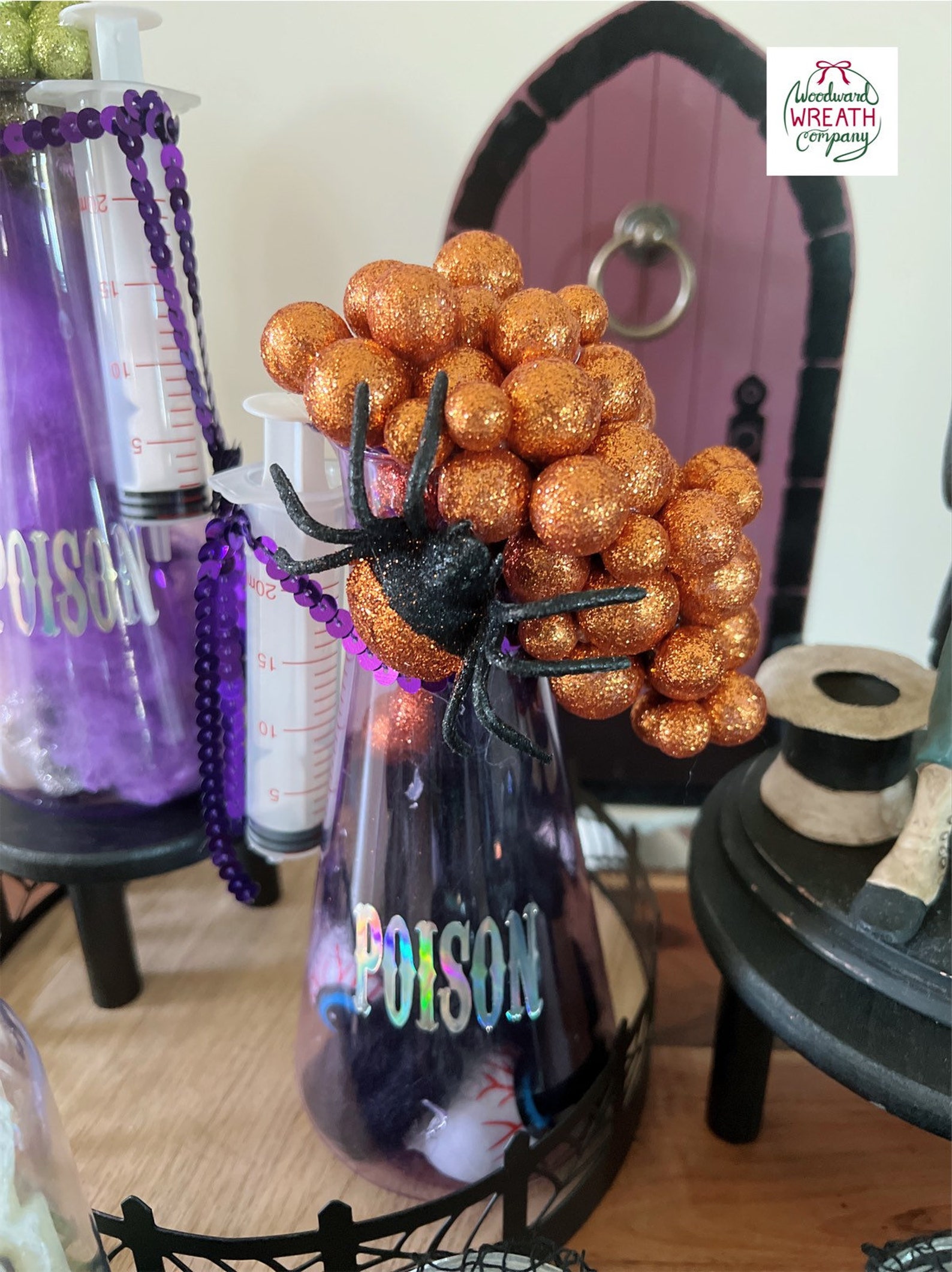 Bubbling Poison Beaker, Halloween Lab Decor, Skull or Eyeball Potion - Etsy