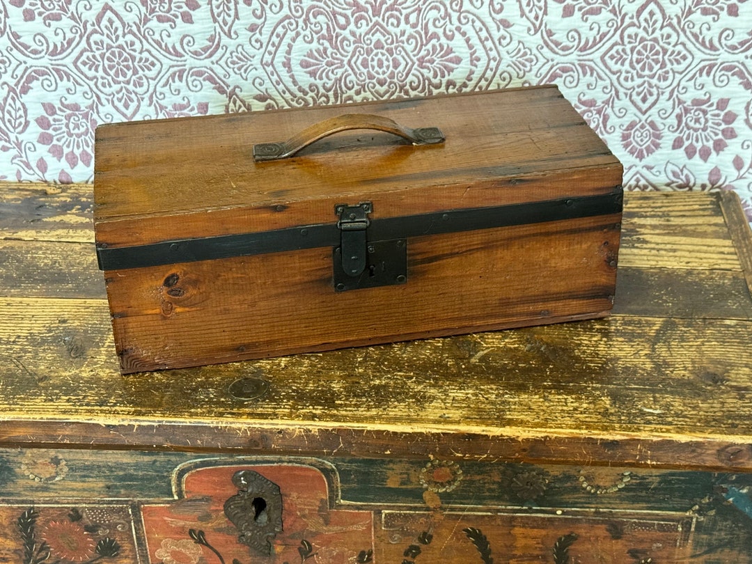 Vintage Wooden Hinged Storage Box Hand Crafted Trunk Treasure Chest ...