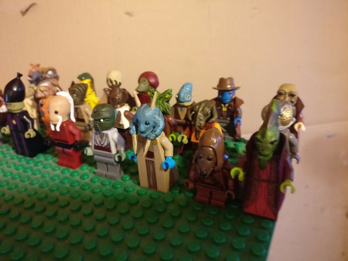 CUSTOM Lego Star Wars Gotal Mos Eisley Cantina Alien (feltipern Trevagg ...