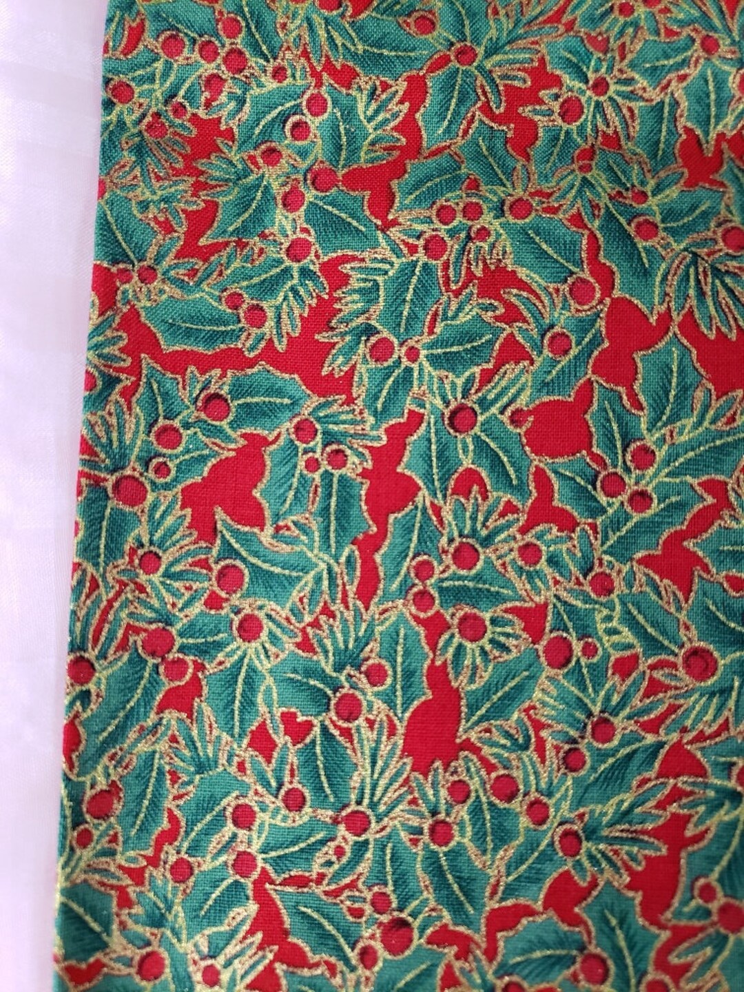 Christmas Holly Cotton Fabric, Gold Outline, Quilting Sewing - Etsy
