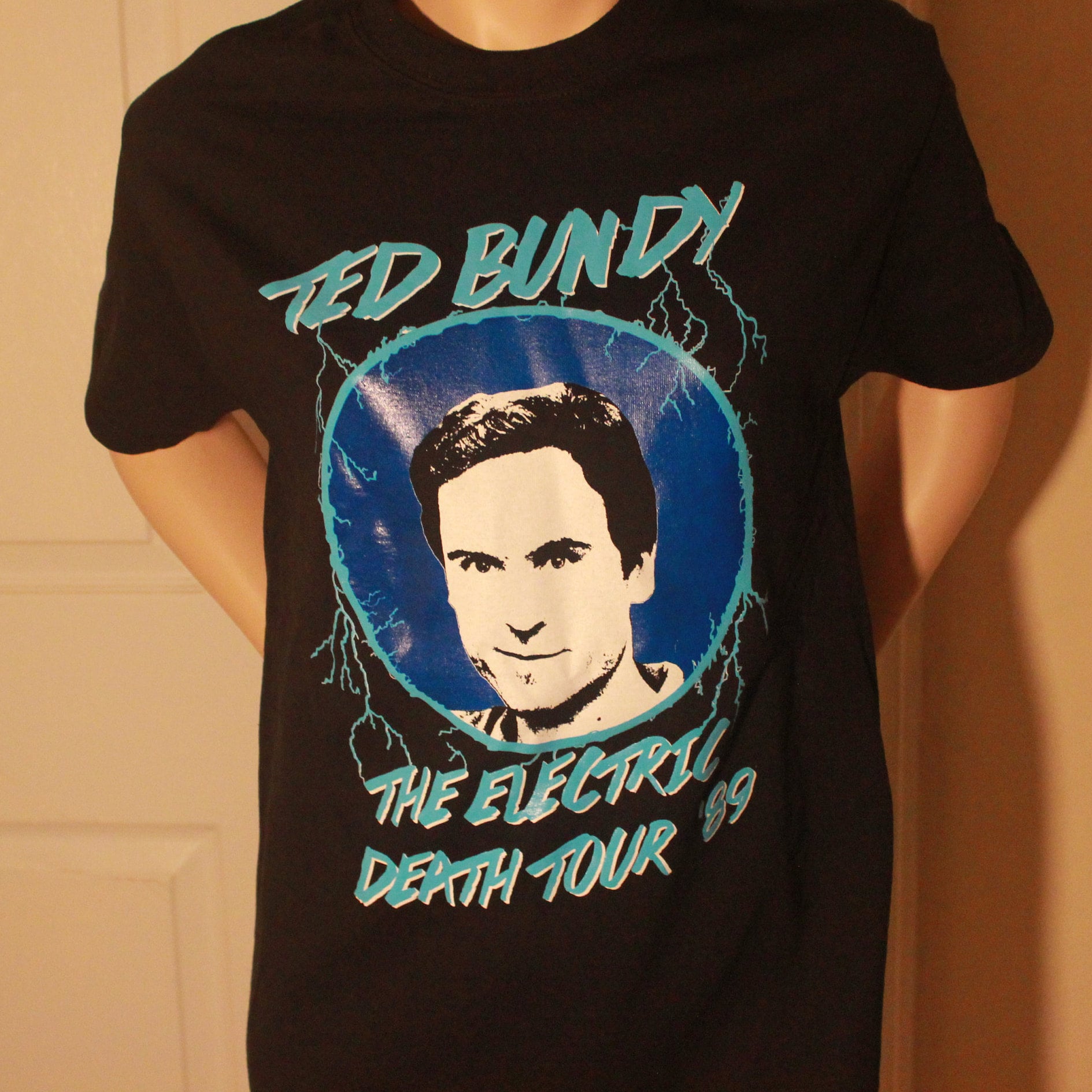 Camiseta Ted Bundy The Electric Death Tour '89 - Etsy España