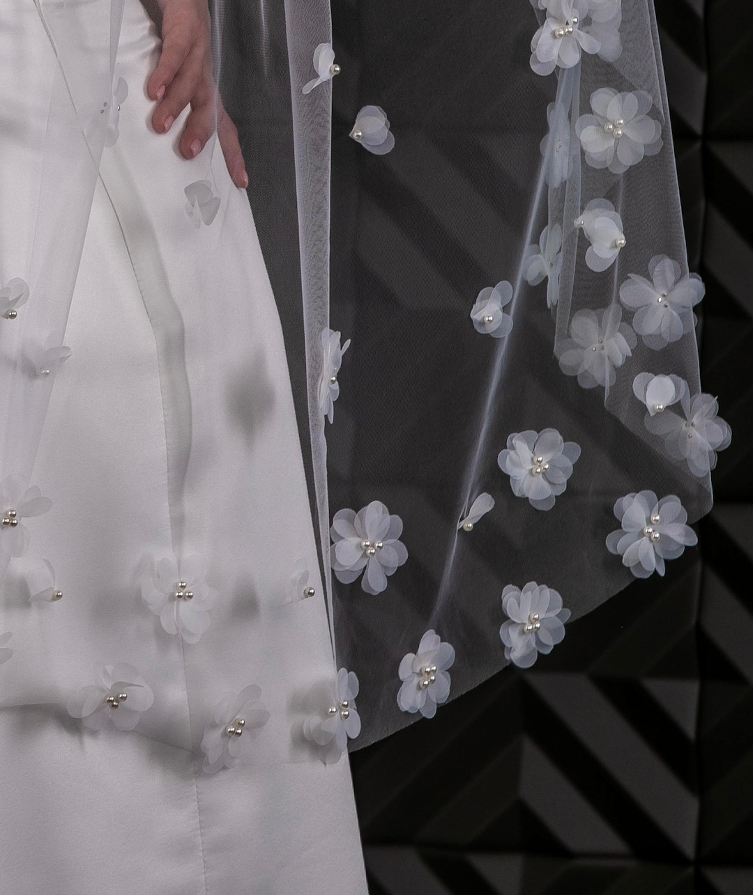 Bridal Flower Veil, Veil With Flower Buds Flowered Veil, 3D Floral Veil ...