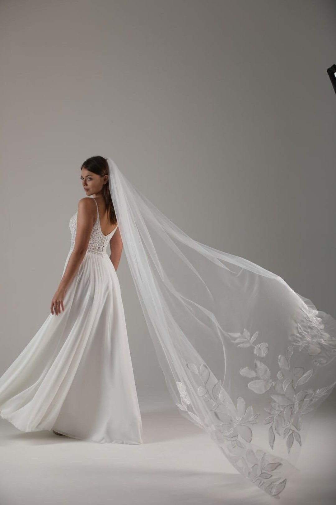 Embroidery Floral Veil, Long Flowered Wedding Veil, Cathedral Off-white ...