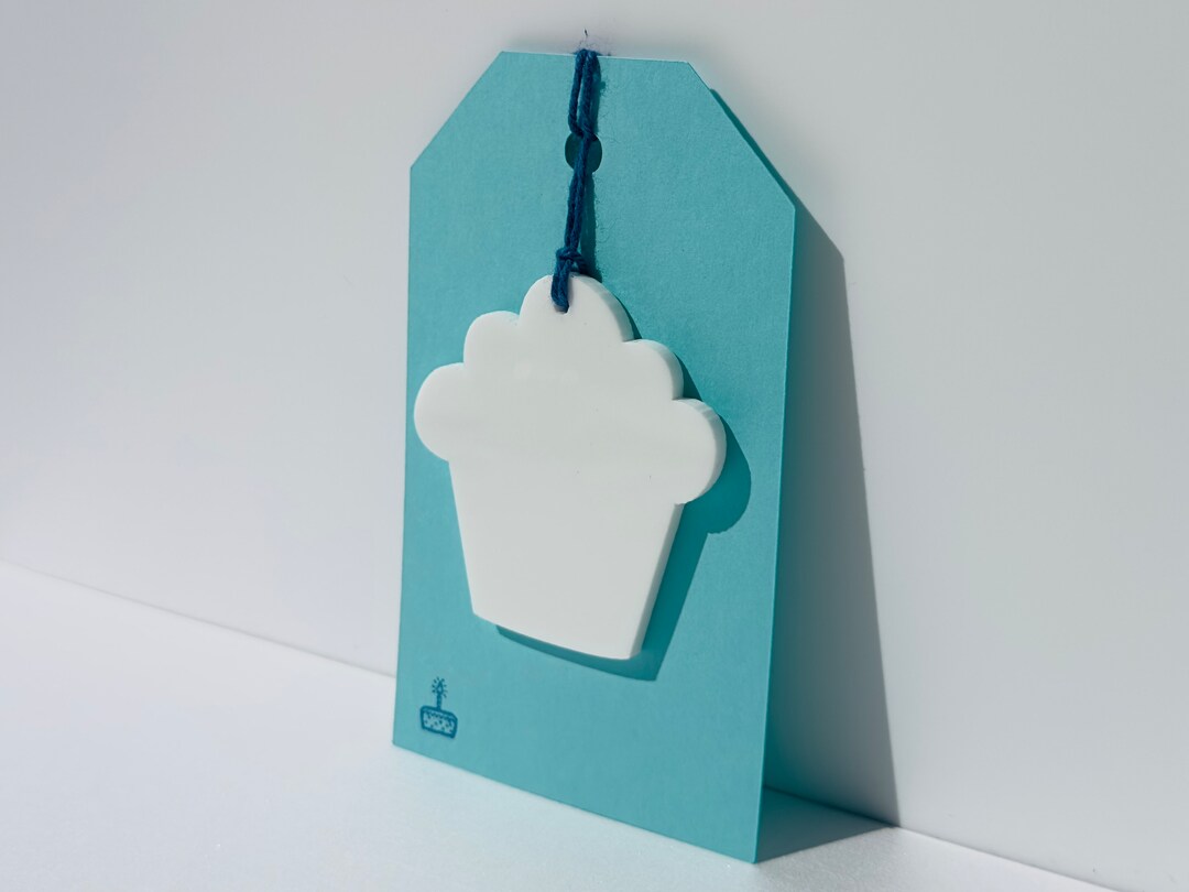 Cupcake Gift Tags, Cheerful Birthday Wishes & Congrats Hang Tags for ...