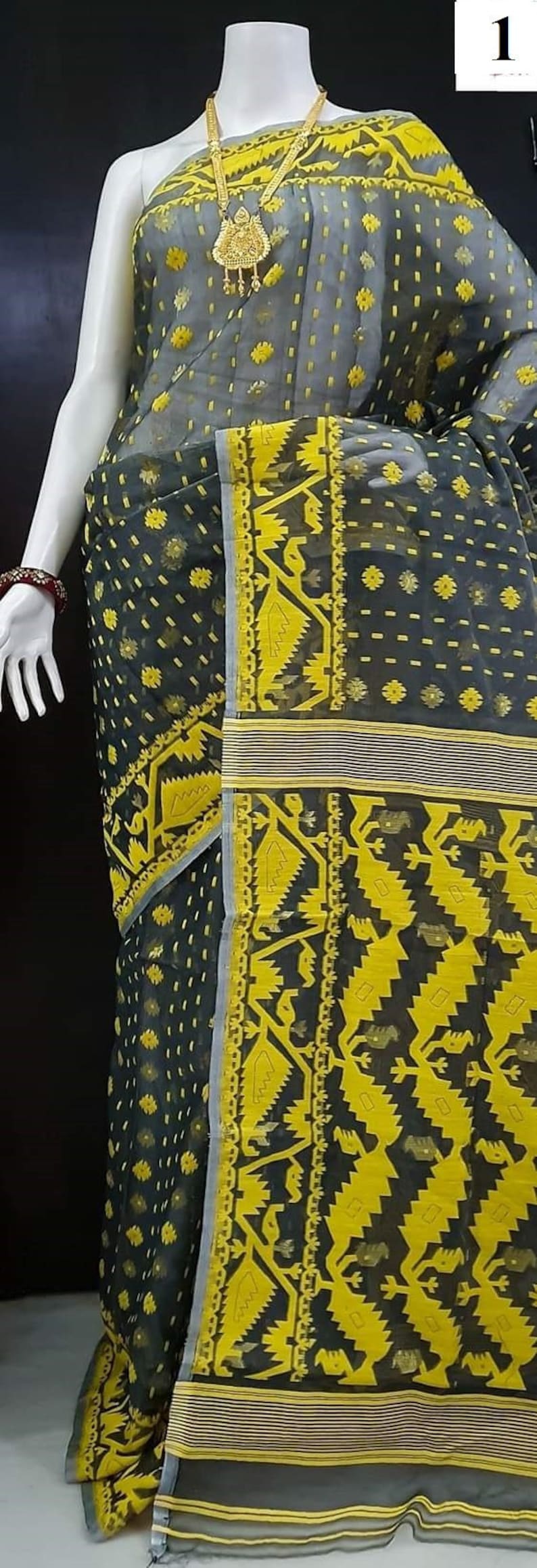 Traditional Muslin Dhakai Jamdani Saree from West Bengal | Etsy