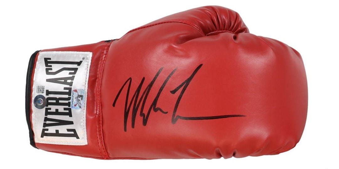 Mike Tyson Signed Everlast Boxing Glove Beckett And Tyson Etsy