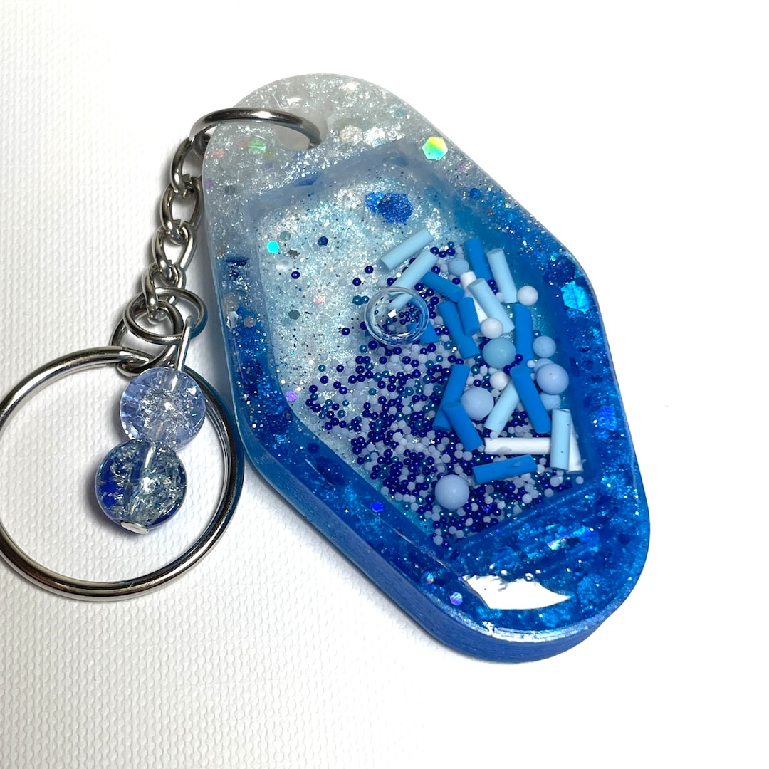 Winter Hotel Key | Hotal Tag Shaker Keychain | Resin Keychain ...