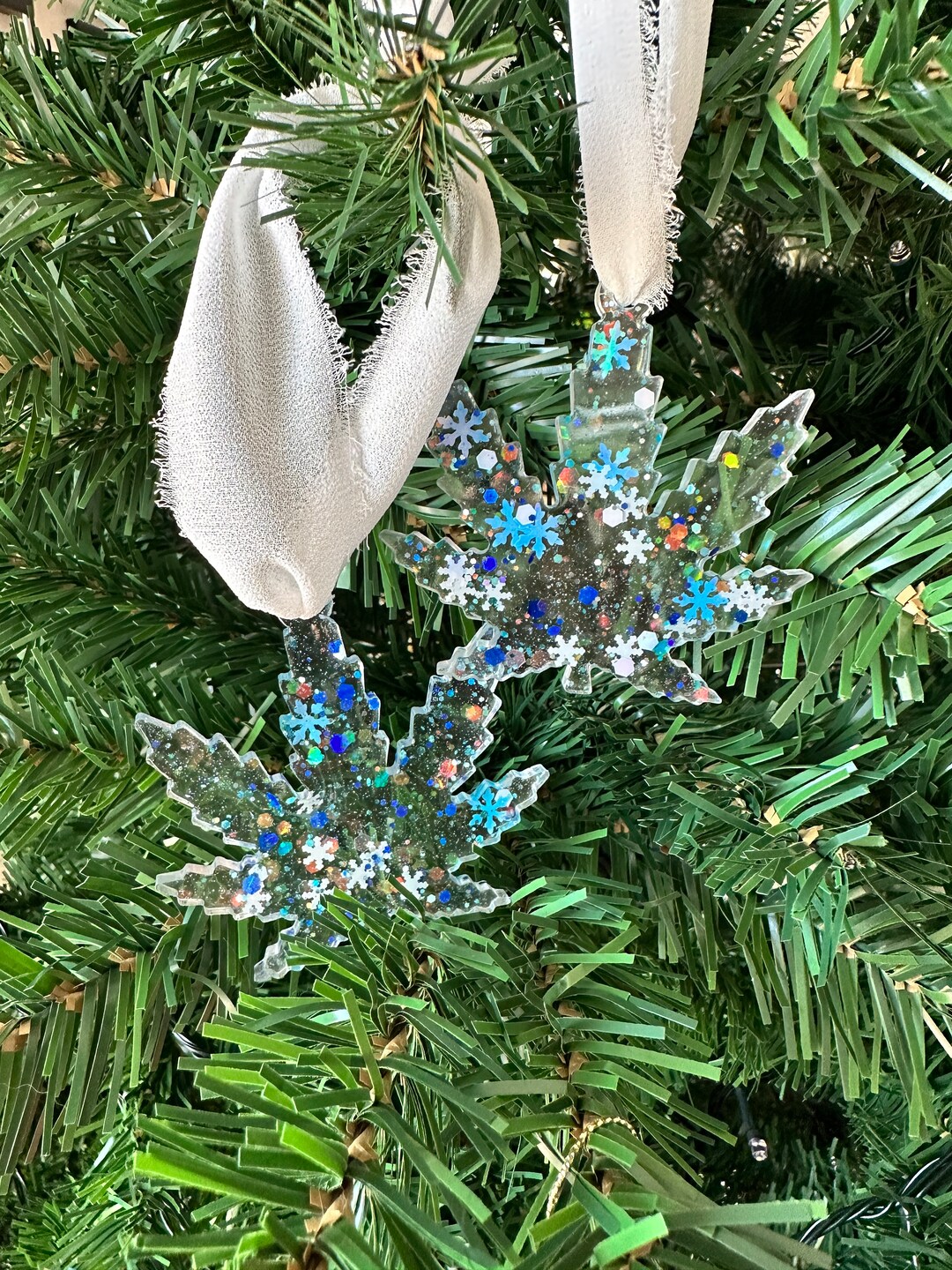 Set of 2 Blue 420 Leaf Ornaments Winter Holiday Gifts Christmas Resin ...
