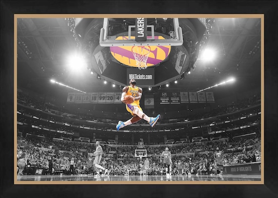 Lebron James Dunking