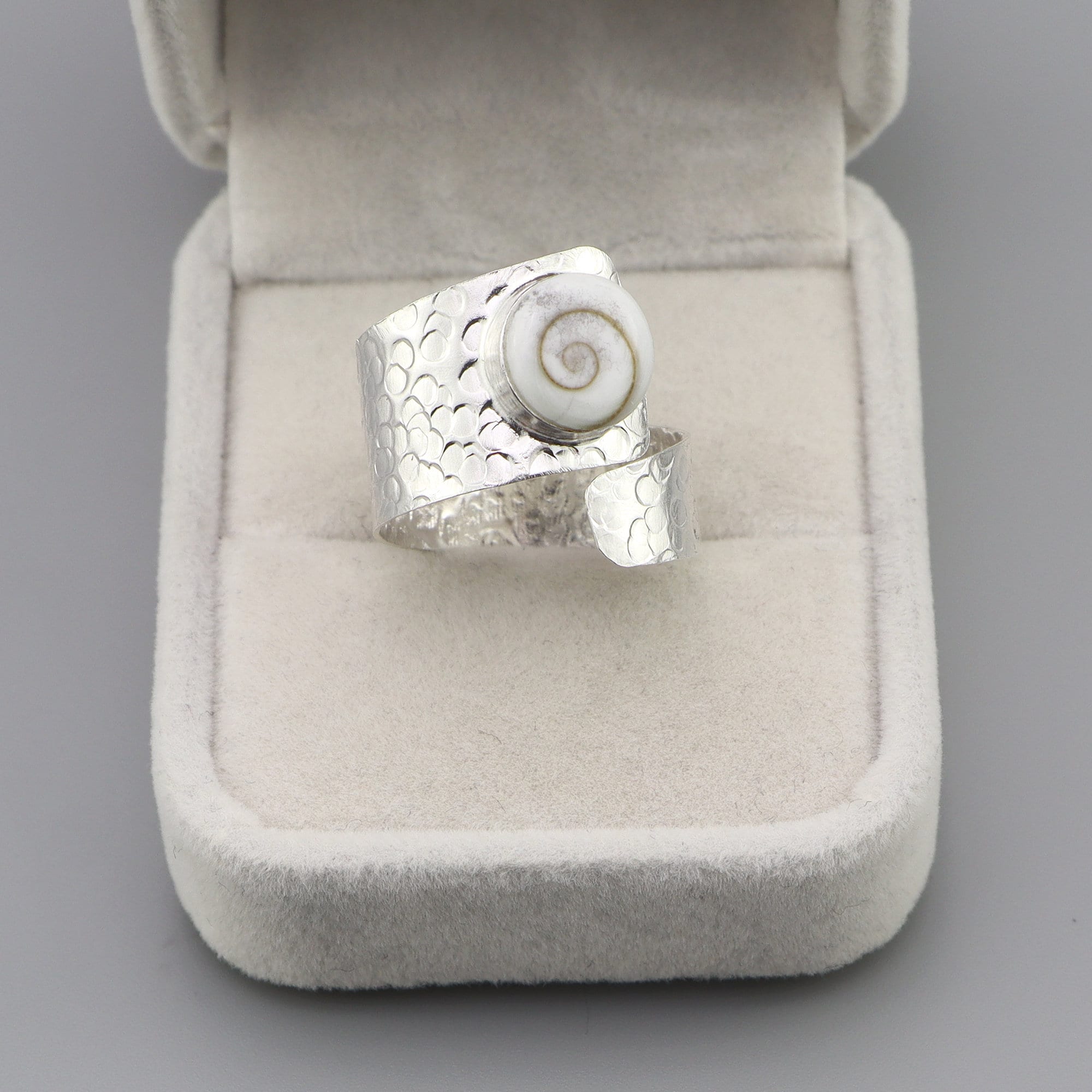 Silver Bubble Wide Round Shell Shiva Eye Shell Ring, Eye Shell Mounted ...