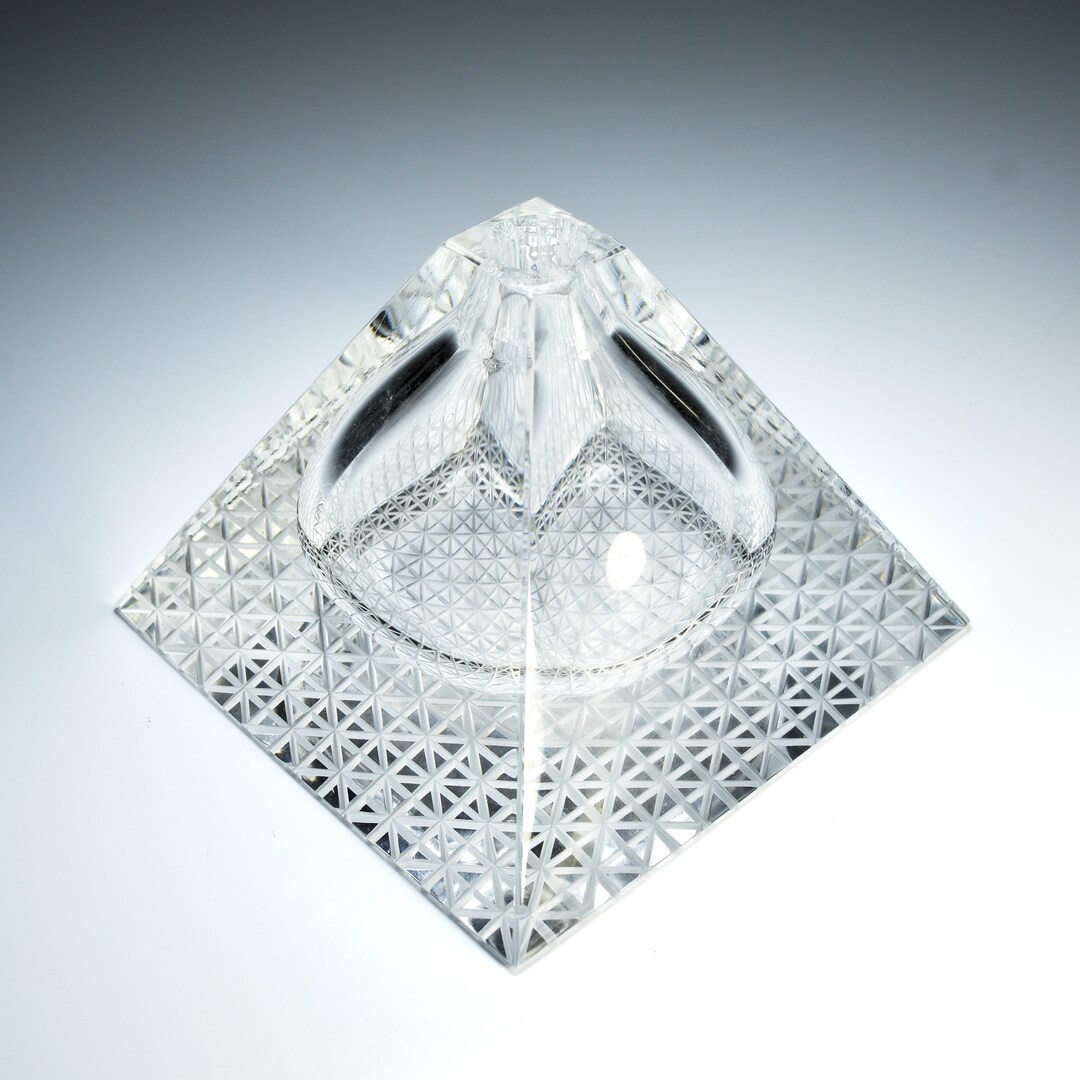 Eriko Asano's Kiriko Flower Vase, "pyramid" - Etsy