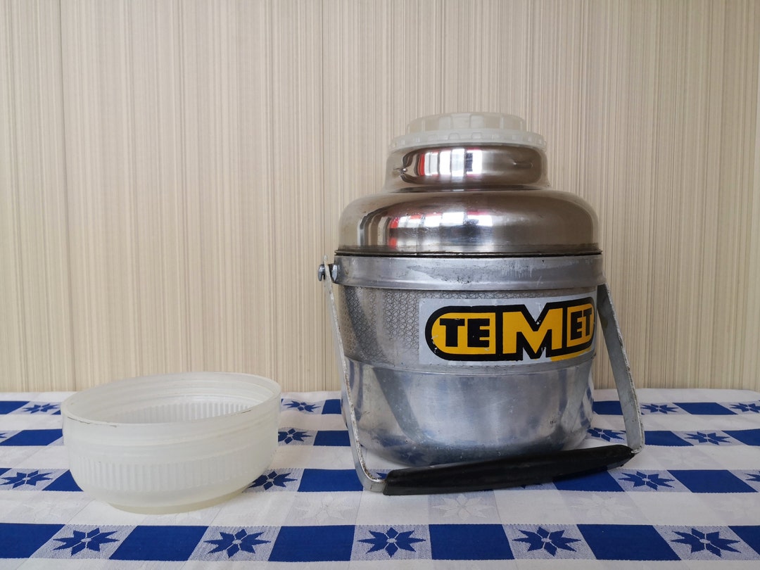 Vintage Thermos 80s, Lunch Box, Thermos Bottle. Vintage Travel Food ...