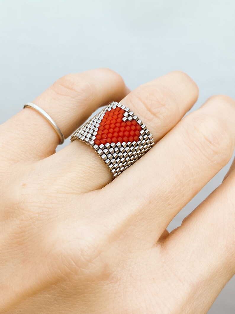 Red Heart Beaded Ring: Handmade Wide Love Band Silver Ring - Etsy Italia