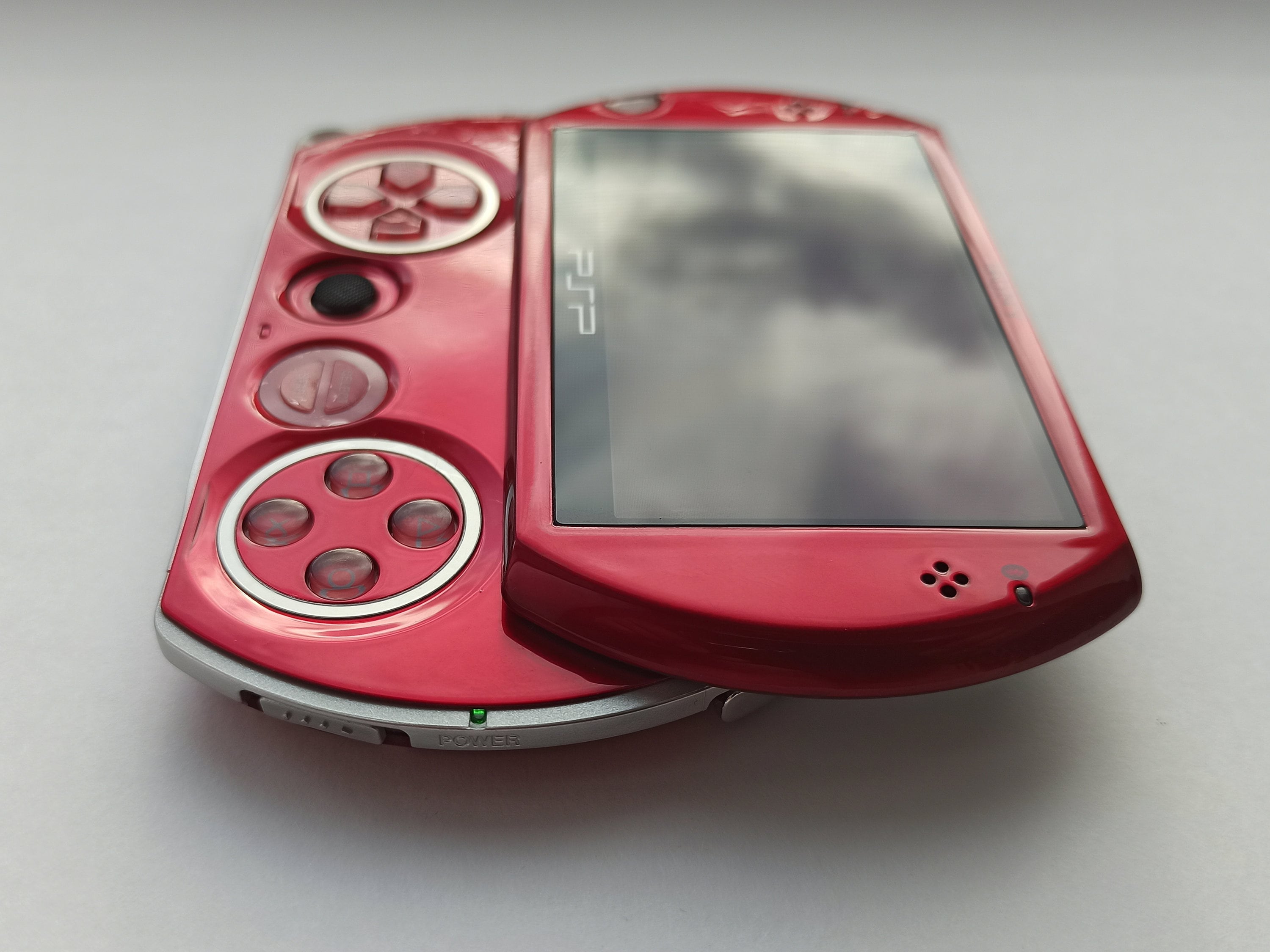 Red Psp Go