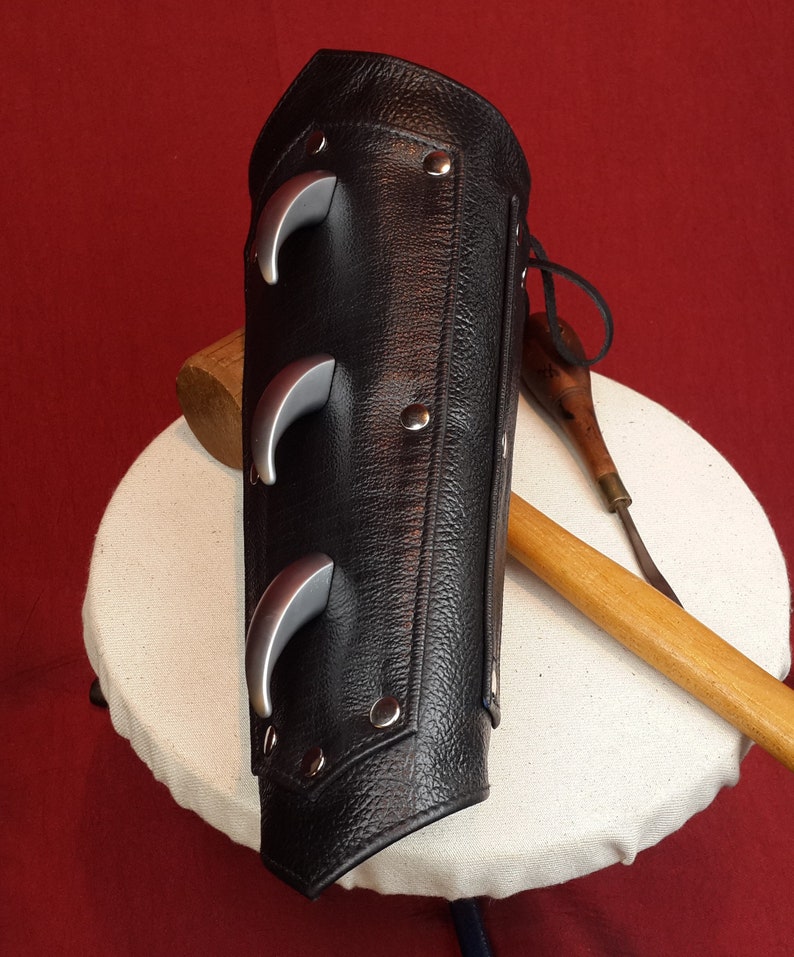 Madmax Arm Gauntlet With Claw Spikes in Black Leather. Arm - Etsy