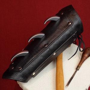 Madmax Arm Gauntlet With Claw Spikes in Black Leather. Arm Bracers. - Etsy
