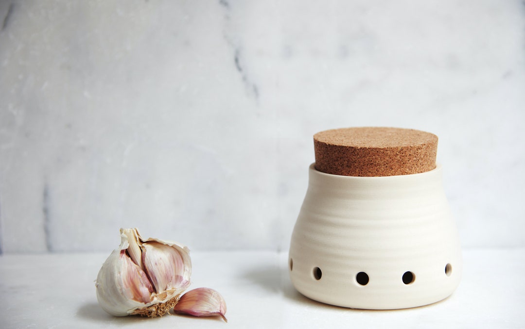 Ceramic Garlic Keeper, Garlic Storage Pot - Etsy