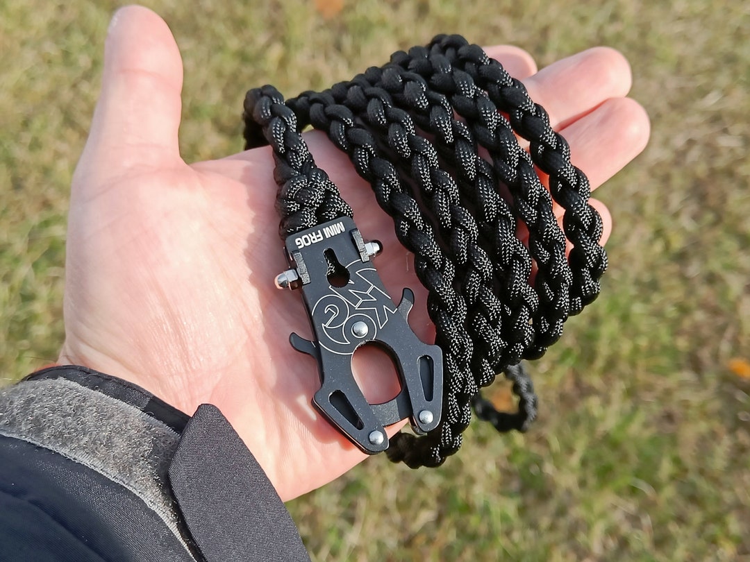 Mini Paracord Dog Leash for Small Dogs With Bronze or Kong Frog Mini ...