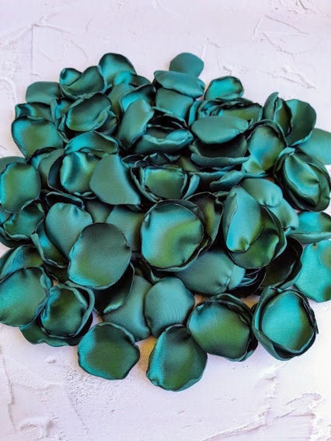 Emerald Wedding Petals Emerald Green Rose Petals Dark Green Flower ...