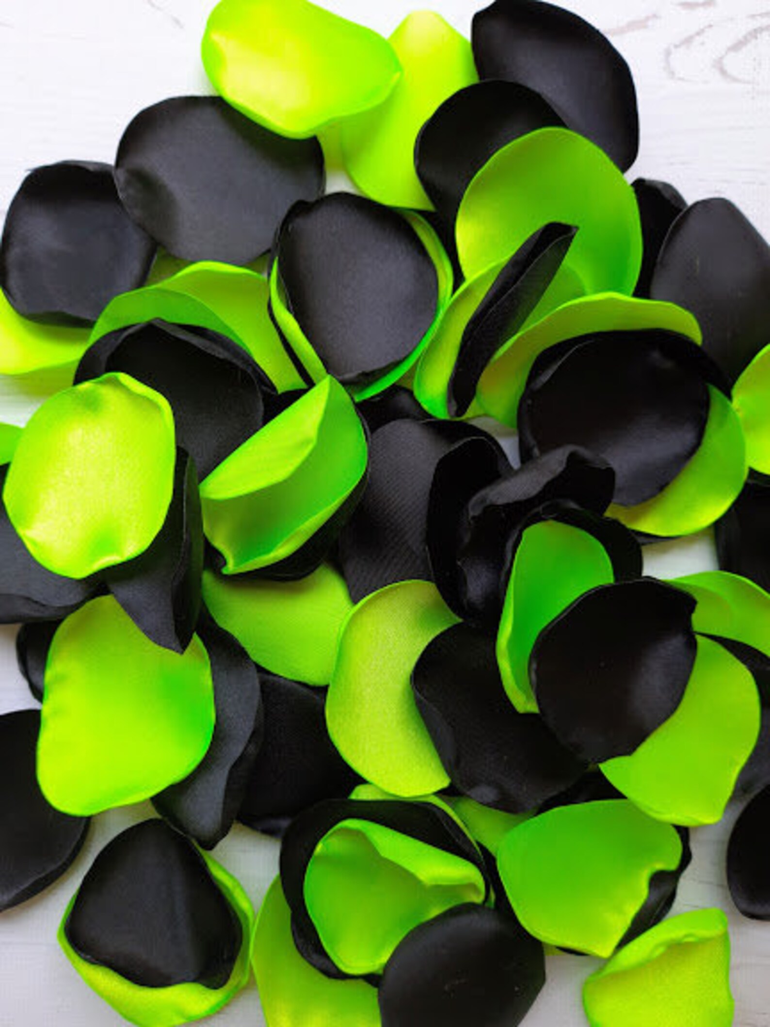 Light Green Petals Black Rose Petals Lime Green Wedding Halloween ...