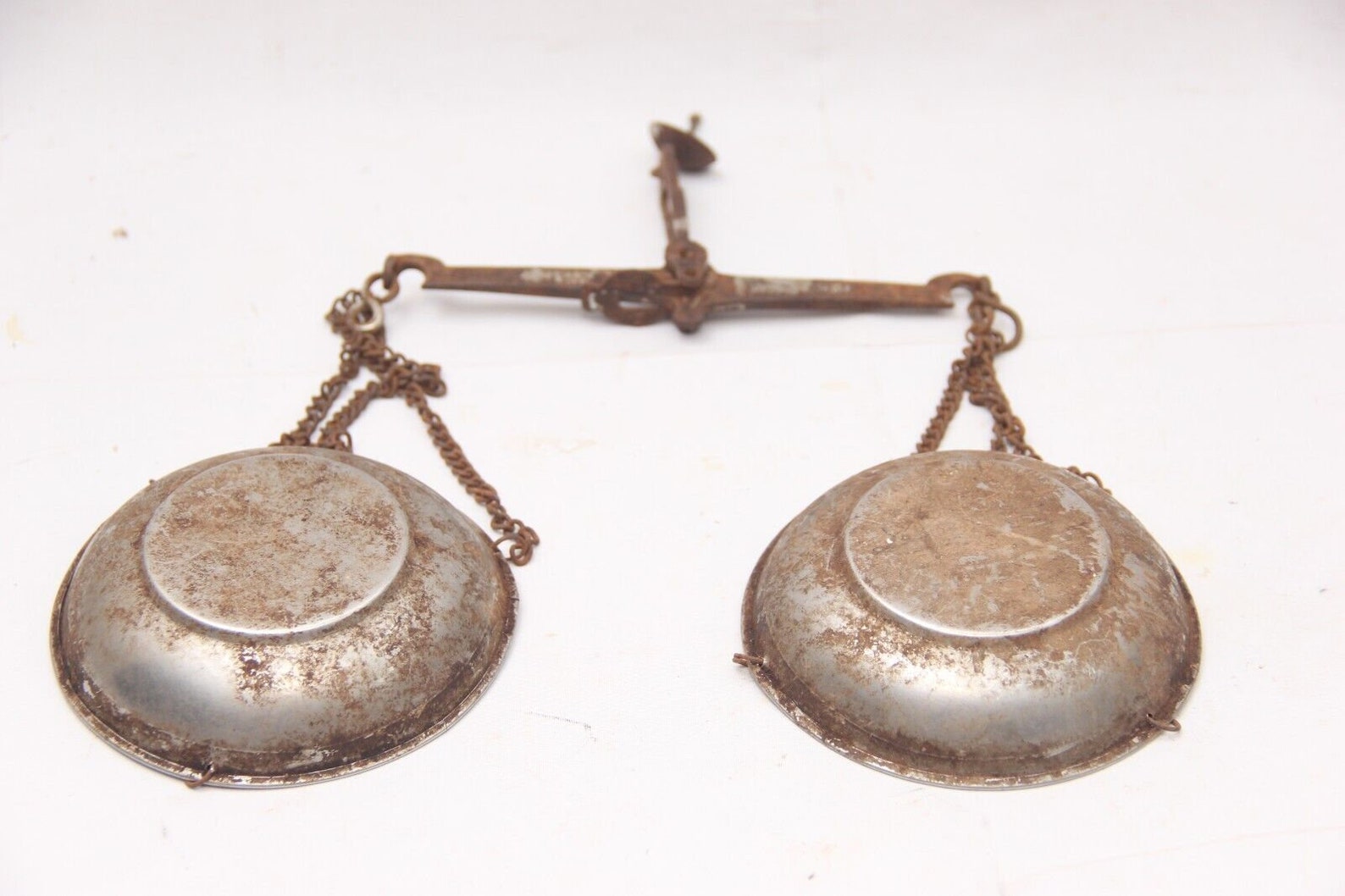 Vintage Iron Mercantile Scale, Hanging Balance Chain, Antique Indian ...