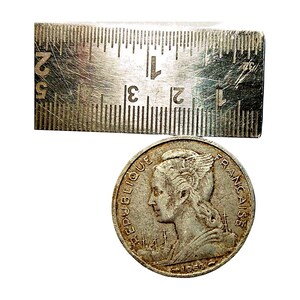 1953 Madagascar 5 Francs Coin – Vintage Aluminum Currency (3.1cm ...