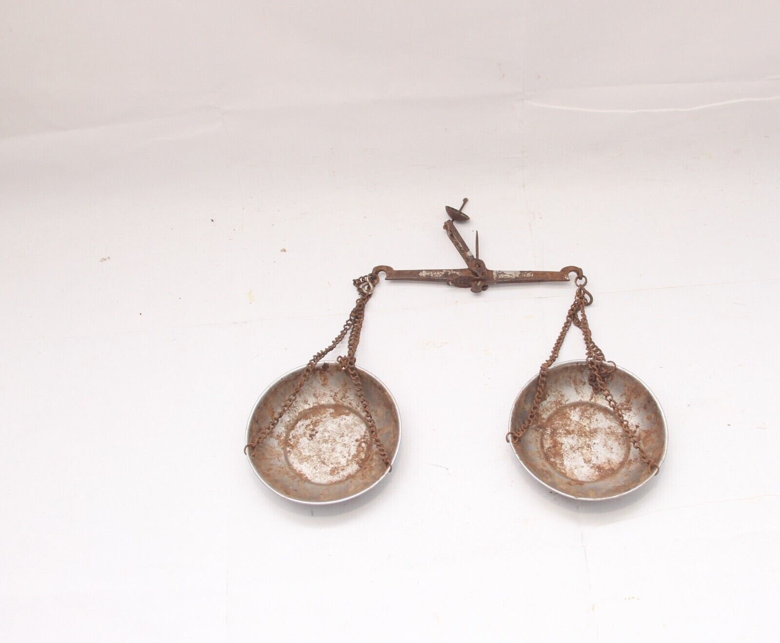 Vintage Iron Mercantile Scale, Hanging Balance Chain, Antique Indian ...