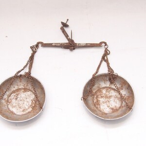 Vintage Iron Mercantile Scale, Hanging Balance Chain, Antique Indian ...